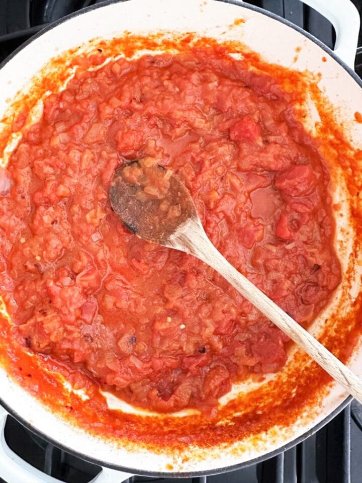 Spaghetti Arrabiata (Spicy Tomato Sauce)